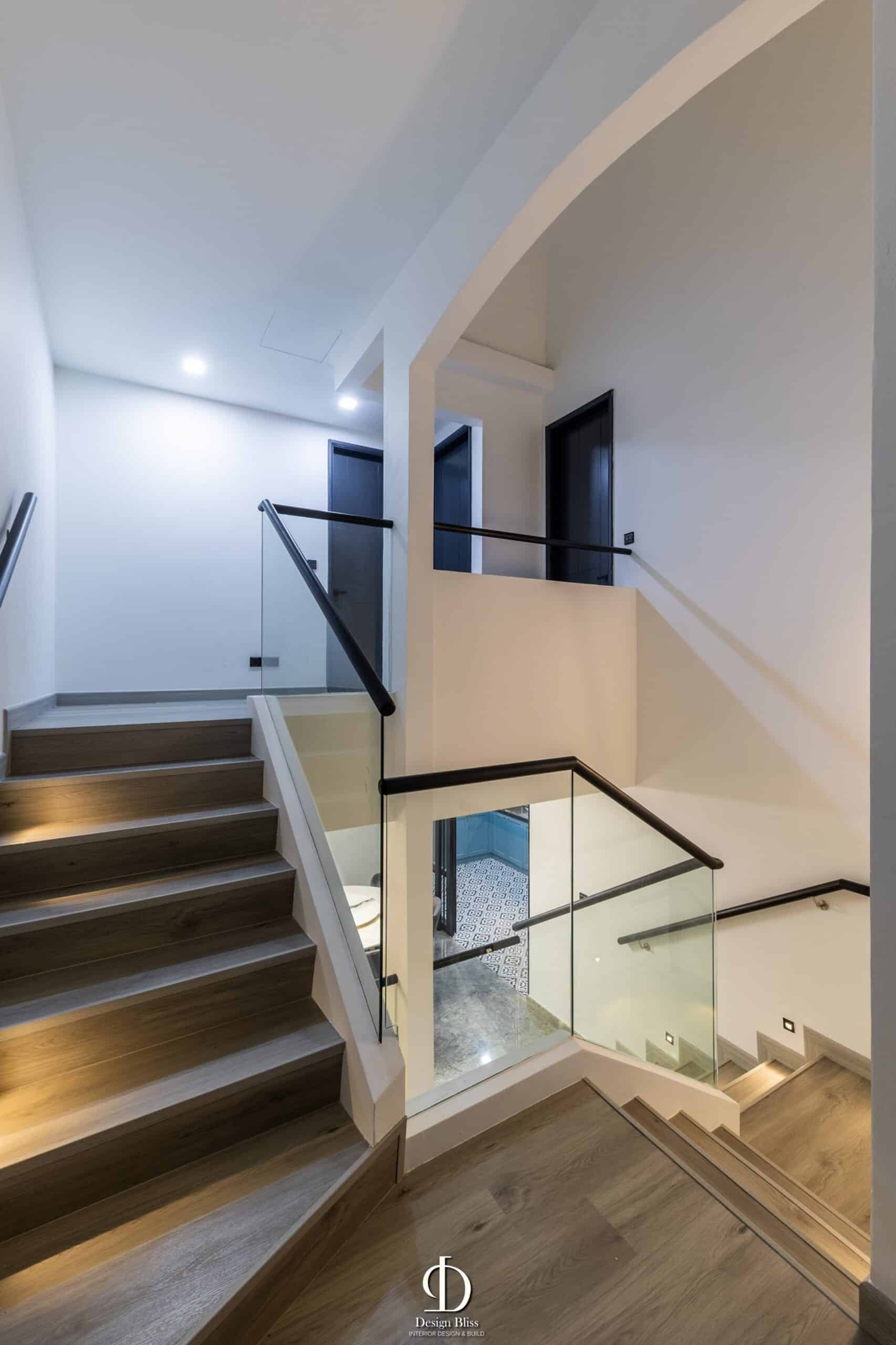 Transforming Tradition: Revamping a 50-Year-Old Timber Staircase in ...